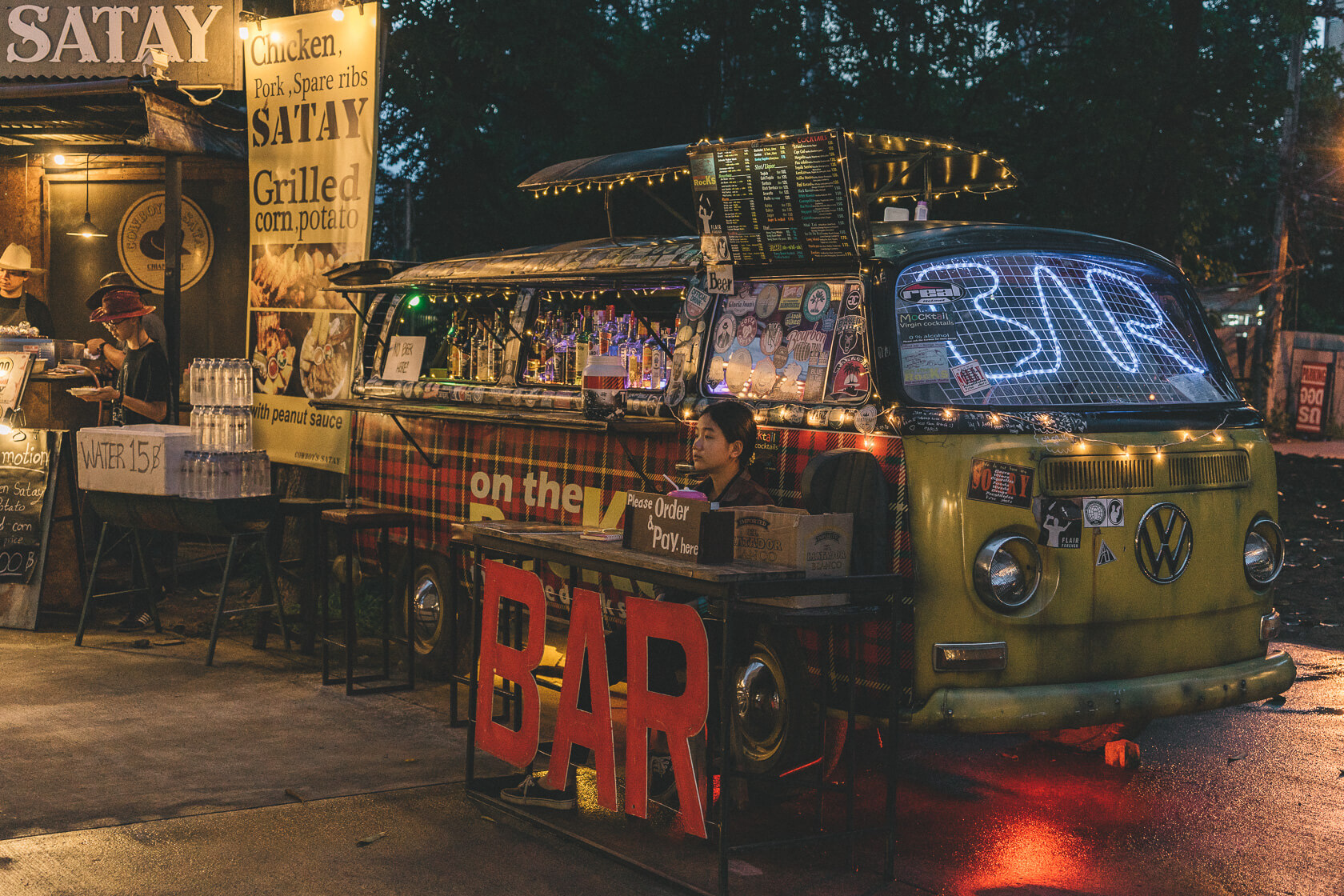 Ploen Ruedee Night Market. Chiang Mai. Thailand